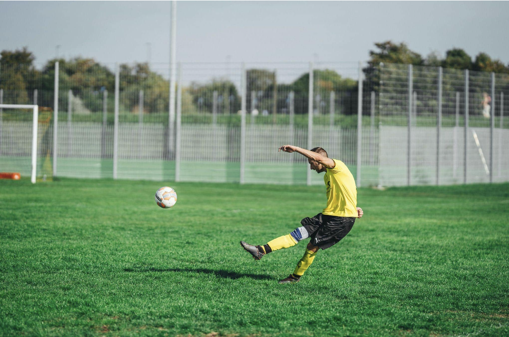 How to Curve a Soccer Ball: A Full Training Guide